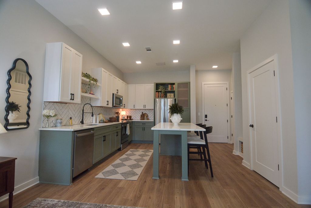 1150 E Perry Ln #2126, Savannah, GA 31401 - See Est. Value, Schools & More