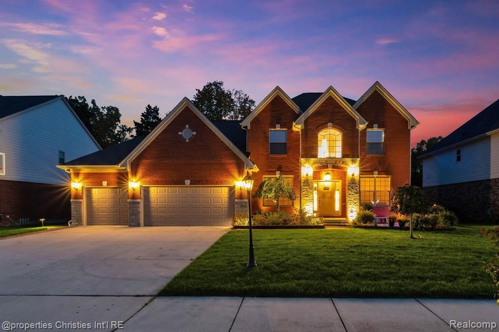 2118 Chaps, TRoy, MI 48085 - See Est. Value, Schools & More