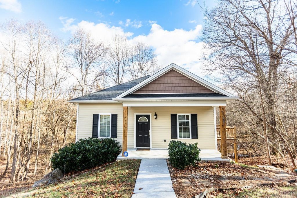 137 Acres Ct, Lynchburg, VA 24502 - See Est. Value, Schools & More