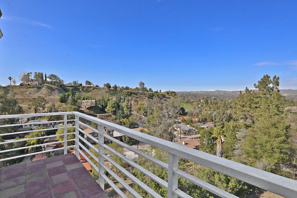 4771 Calderon Rd, Woodland Hills, CA 91364 - See Est. Value, Schools & More