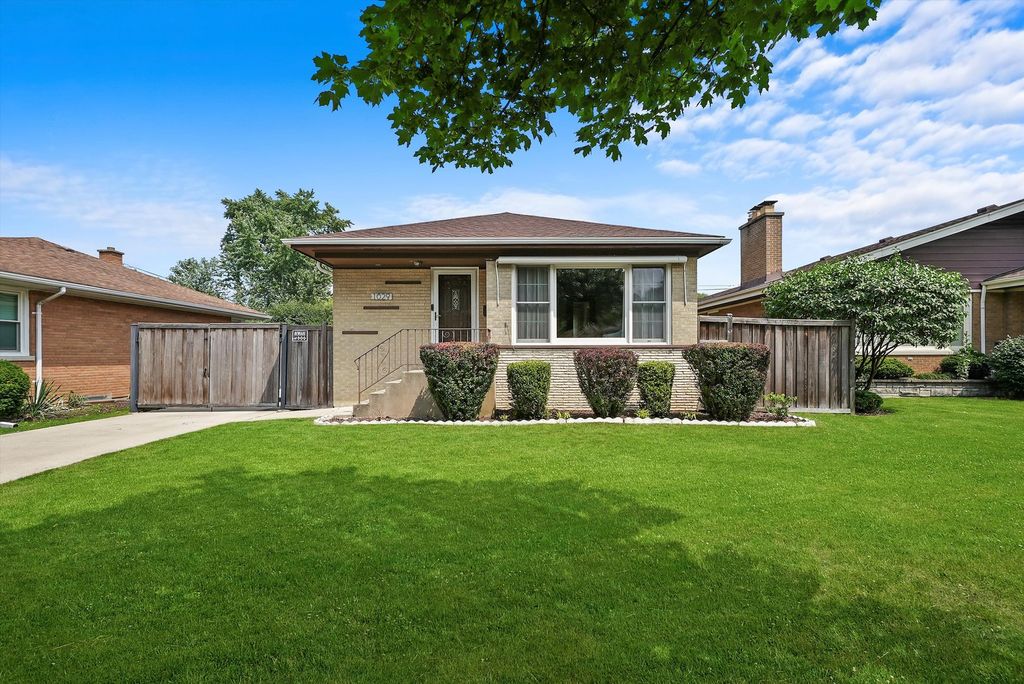 1029 Meadowcrest Rd, La Grange Park, IL 60526 - See Est. Value, Schools ...