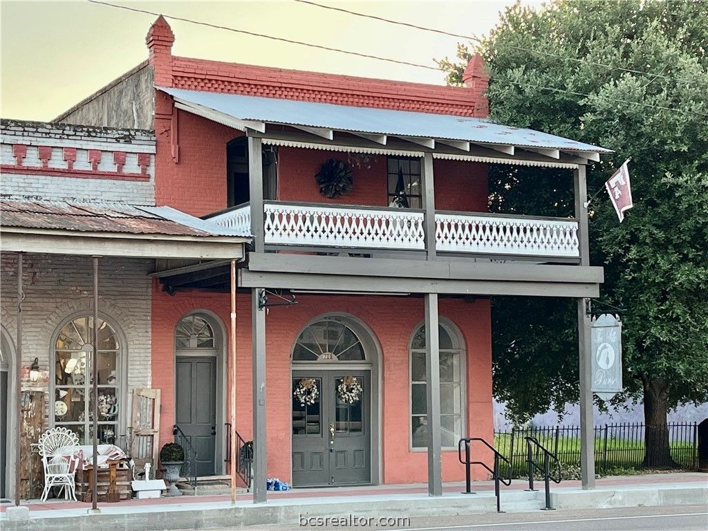 709 S Main St, Calvert, TX 77837 | MLS# 24005535 | Trulia