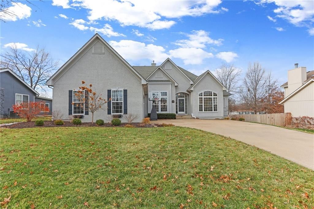 5130 SW Royal Tern Point, Lees Summit, MO 64082 - See Est. Value ...