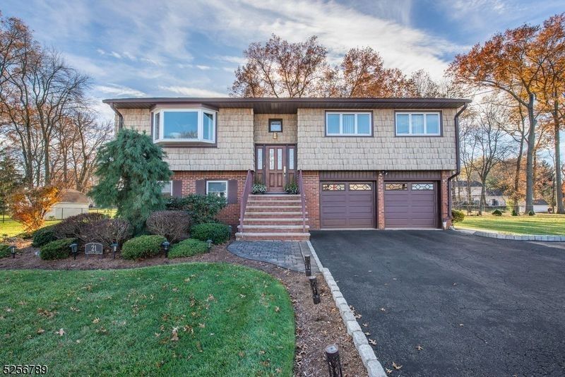 21 Addison Dr, Fairfield, NJ 07004 - See Est. Value, Schools & More