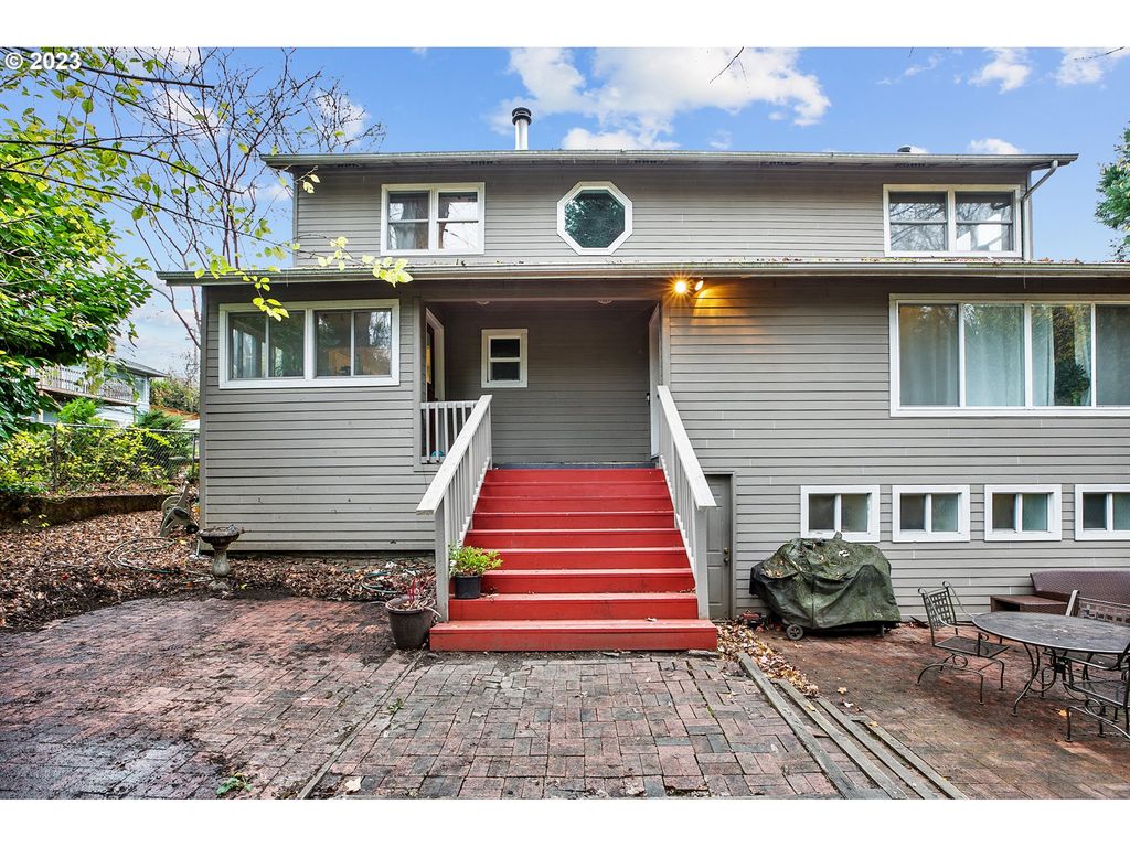 8421 SW 3rd Ave, Portland, OR 97219 | MLS# 23561614 | Trulia