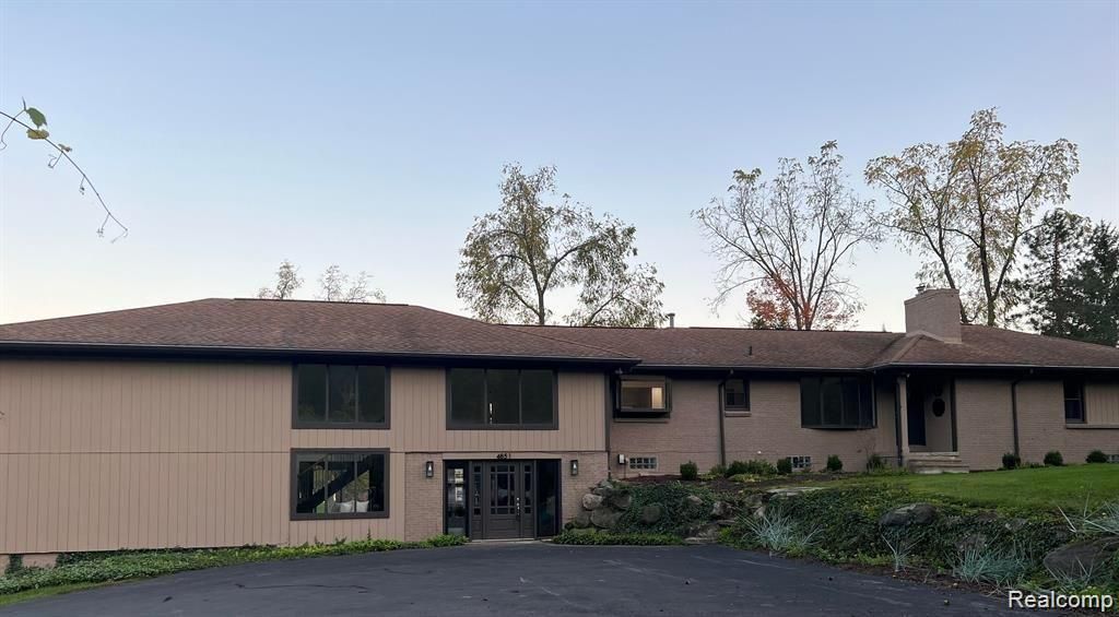 4851 Commerce Rd, Orchard Lake, MI 48324 | Trulia