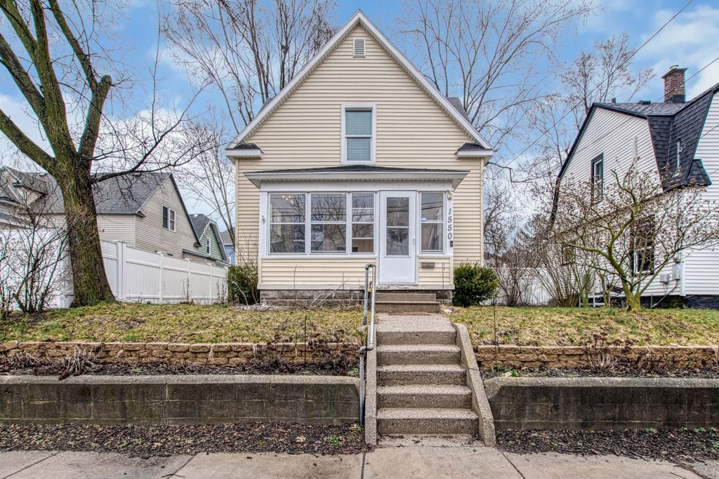 1550 North Ave NE, Grand Rapids, MI 49505 - See Est. Value, Schools & More