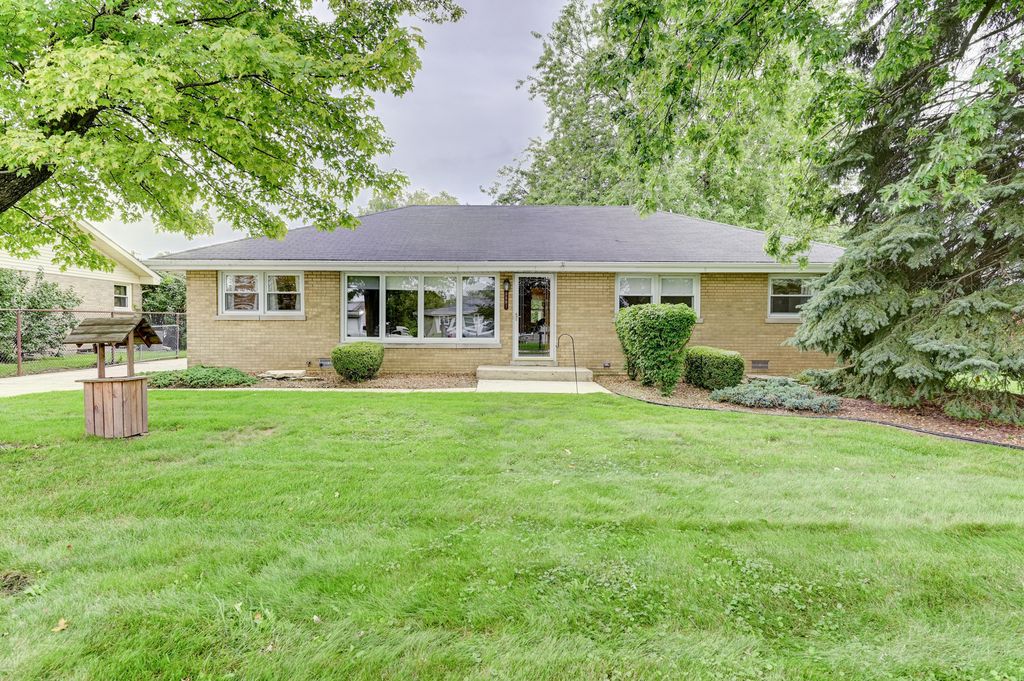 5661 W Roosevelt St, Monee, IL 60449 - See Est. Value, Schools & More