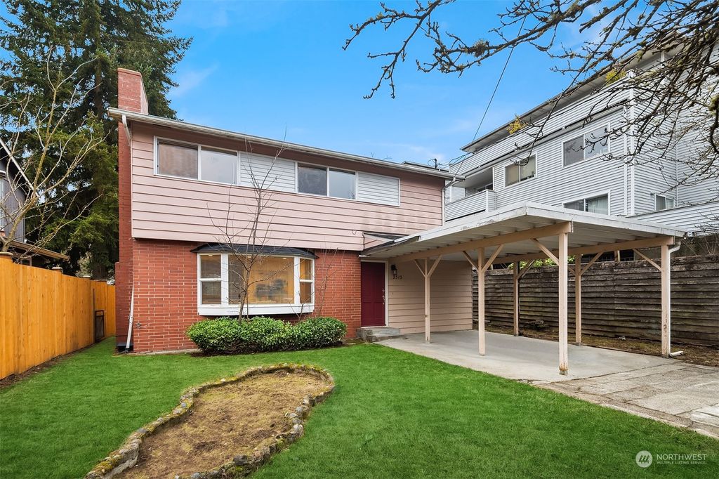2313 NE 88th Street, Seattle, WA 98115 - See Est. Value, Schools & More