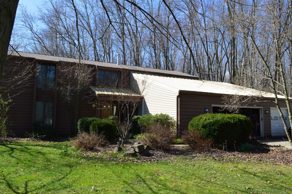 27313 Forsythia Dr, Columbia Station, OH 44028 | Trulia