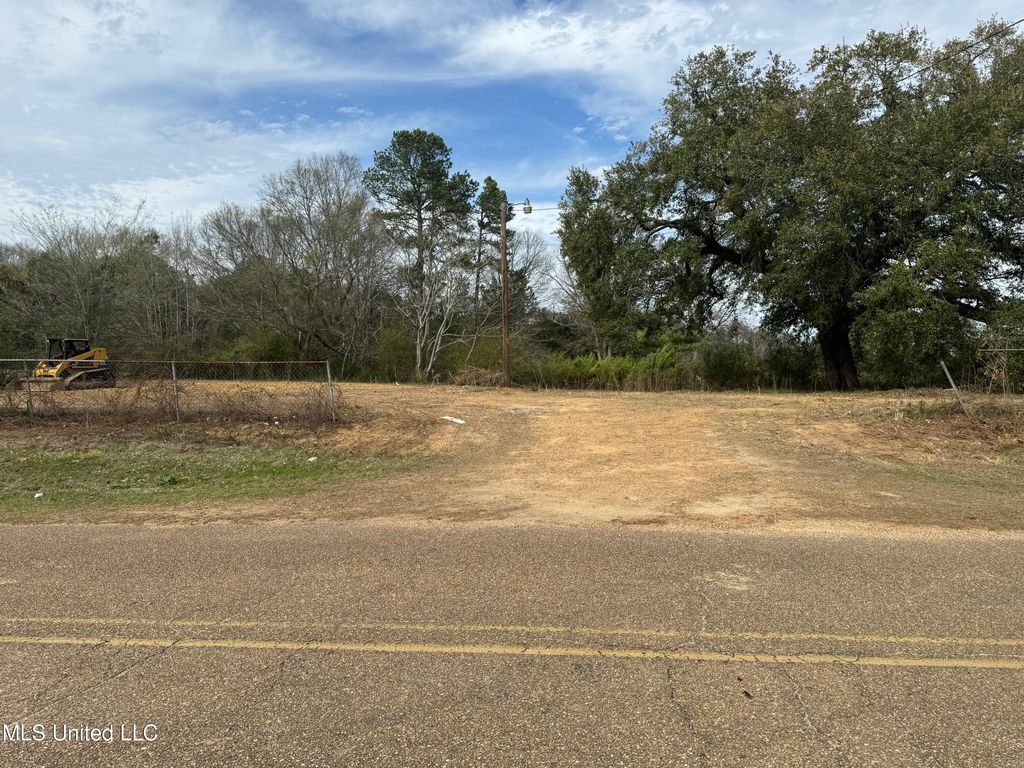 3753 Jones Loop, Terry, MS 39170 - See Est. Value, Schools & More