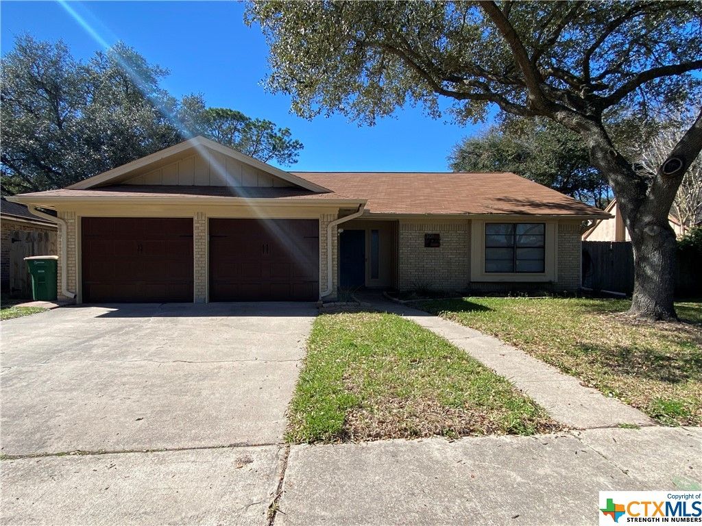 301 Pecos Dr, Victoria, TX 77904 - See Est. Value, Schools & More