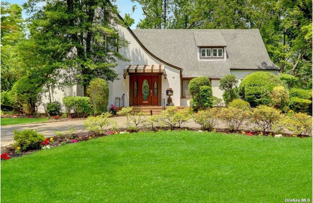 15 Oak Drive, Great Neck, NY 11021 | Trulia