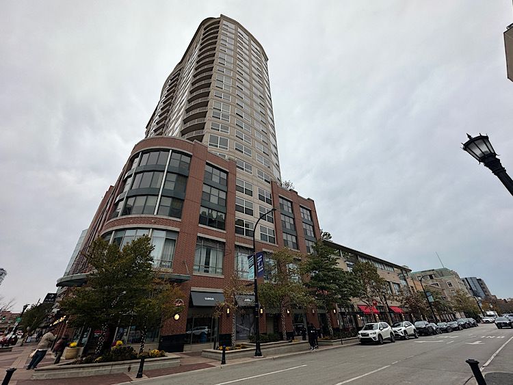 807 Davis St #1201, Evanston, IL 60201 - See Est. Value, Schools & More