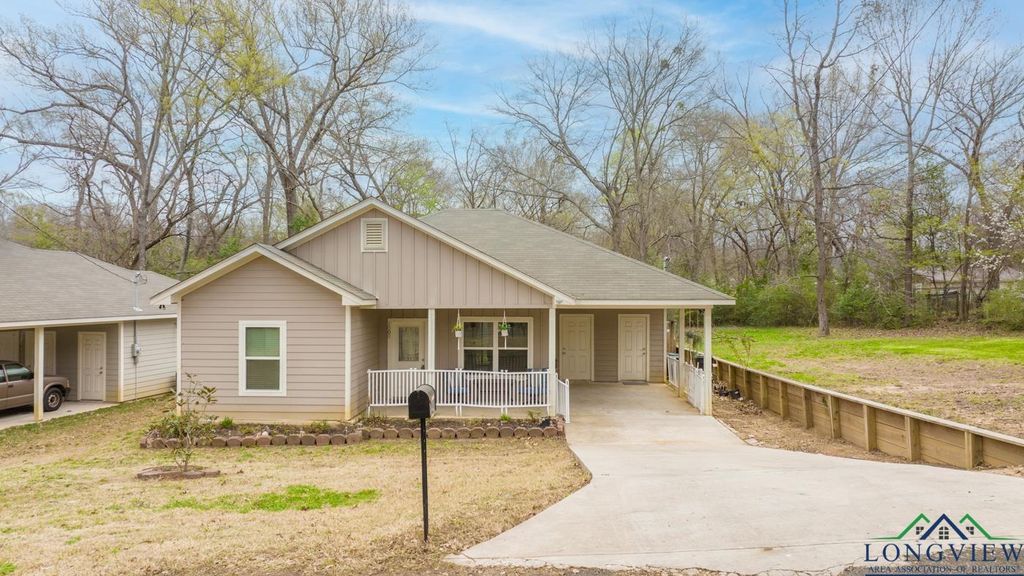 1008 N Court St, Longview, TX 75601 - See Est. Value, Schools & More