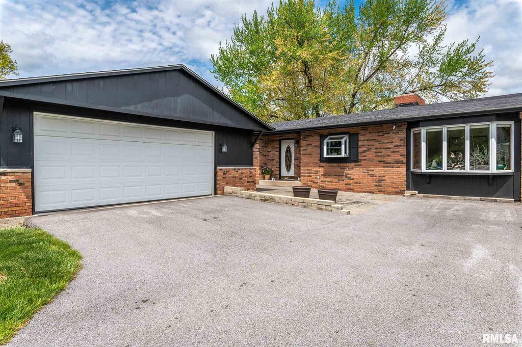 14027 78th Ave W, Taylor Ridge, IL 61284 | Trulia