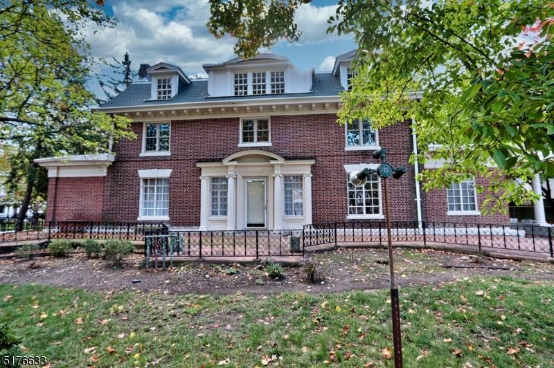 200 Elwood Ave, Newark, NJ 07104 - See Est. Value, Schools & More