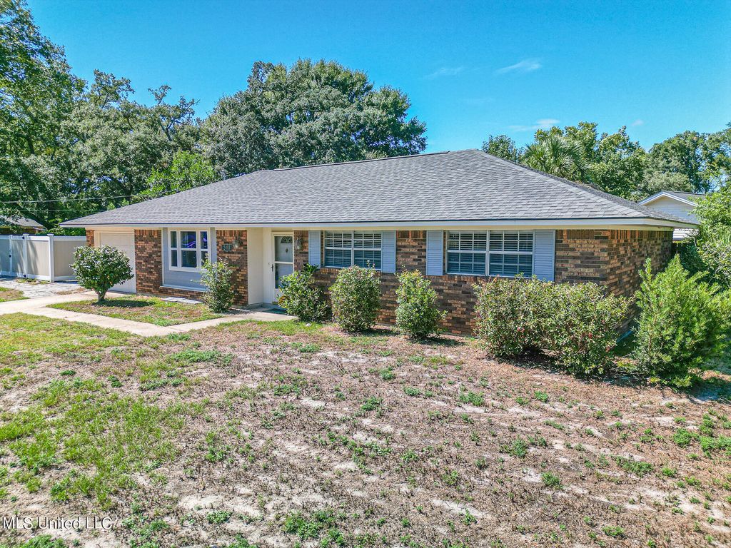 2403 Collins Blvd, Gulfport, MS 39507 - See Est. Value, Schools & More 2403 Collins Blvd, Gulfport, MS 39507 - See Est. Value, Schools & More
