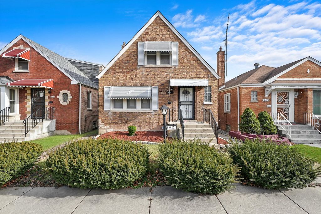 10425 S Calumet Ave, Chicago, IL 60628 - See Est. Value, Schools & More
