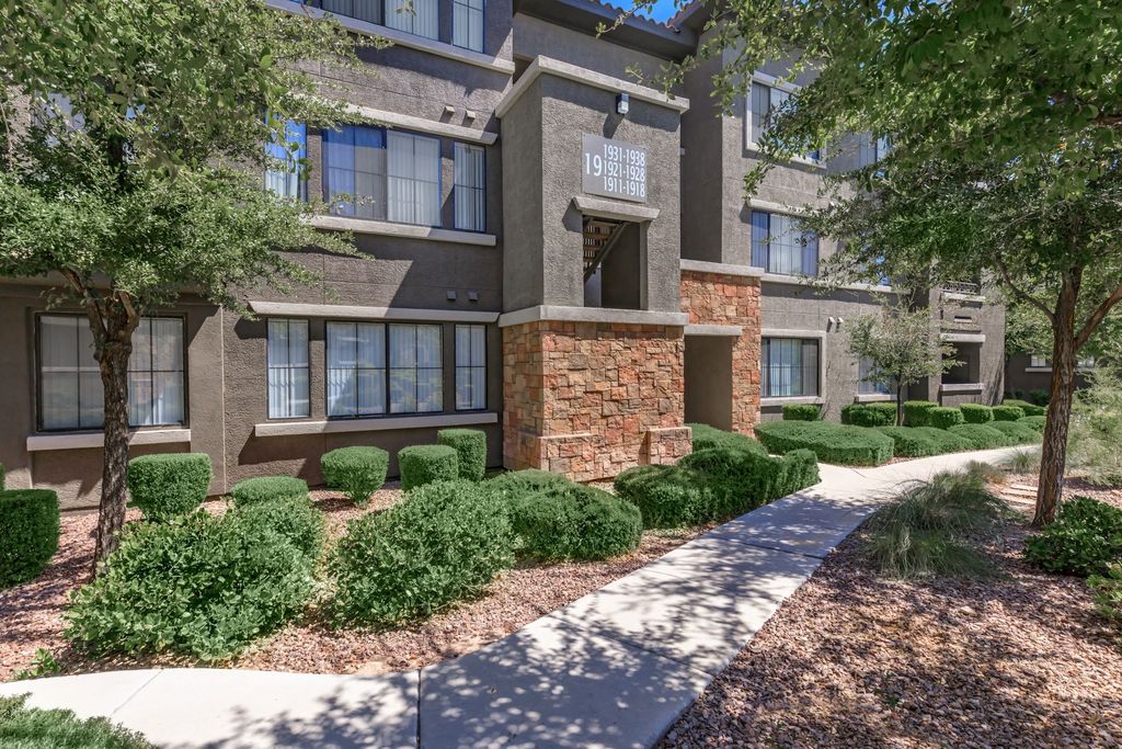 5600 E Russell Rd #125, Las Vegas, NV 89122 - See Est. Value, Schools ...