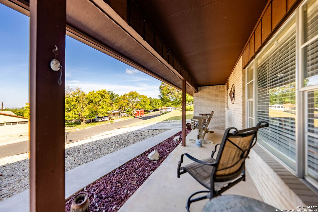 211 Poco Vista, Kerrville, TX 78028 | MLS# 1909134 | Trulia
