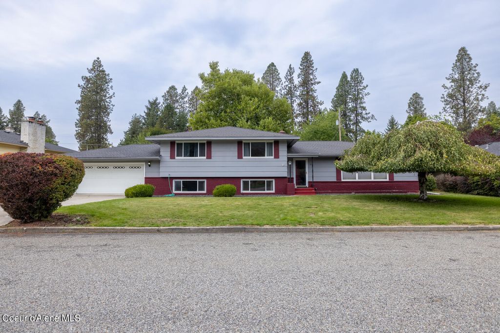 203 N Bruce Rd, Coeur D Alene, ID 83814 - See Est. Value, Schools & More