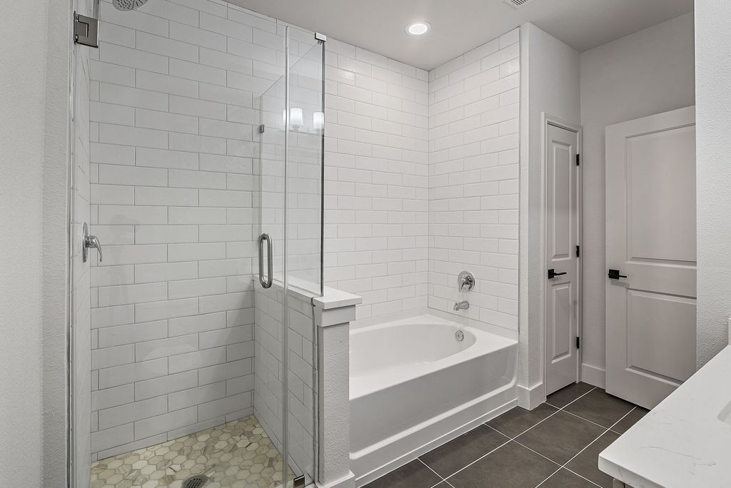 2121 Allen Pkwy #2081, Houston, TX 77019 - See Est. Value, Schools & More