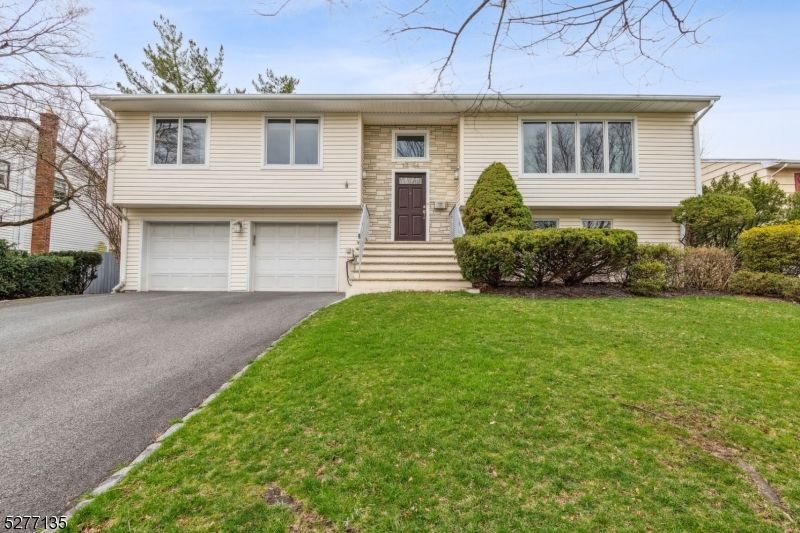 13-54 Comerford Pl, Fair Lawn, NJ 07410 - See Est. Value, Schools & More