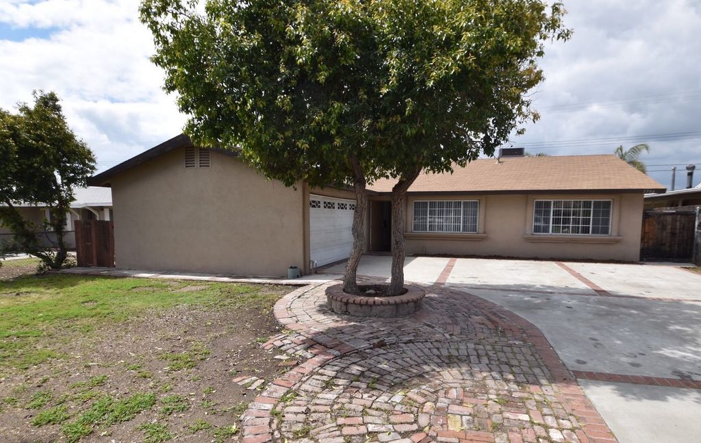 7794 Cole Ave, Highland, CA 92346 - See Est. Value, Schools & More