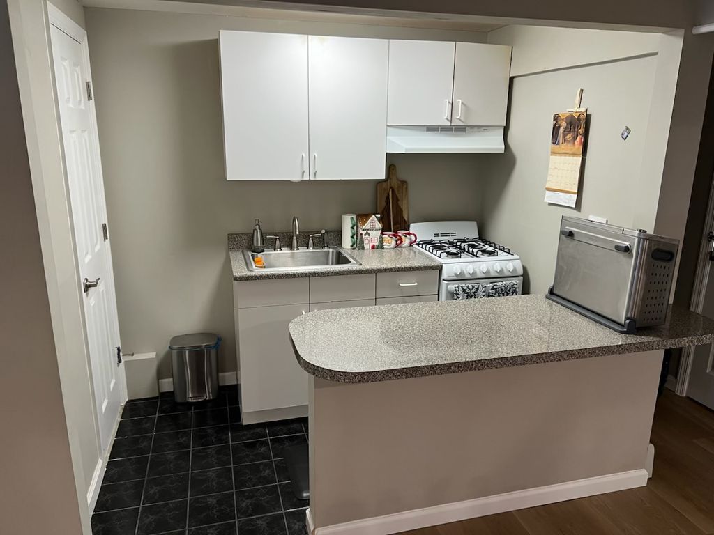 72 Sandy Hollow Dr #1, Smithtown, NY 11787 - See Est. Value, Schools & More