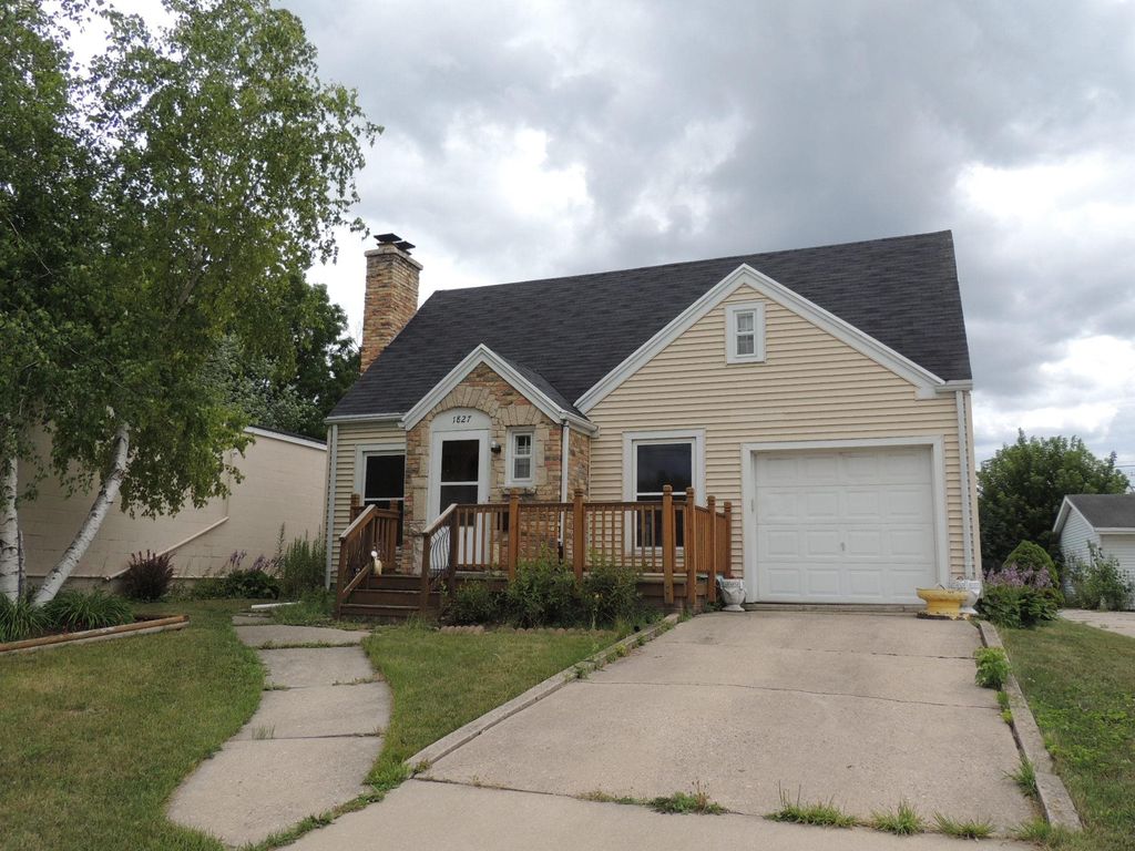 1827 W Wisconsin Ave, Appleton, WI 54914 - See Est. Value, Schools & More