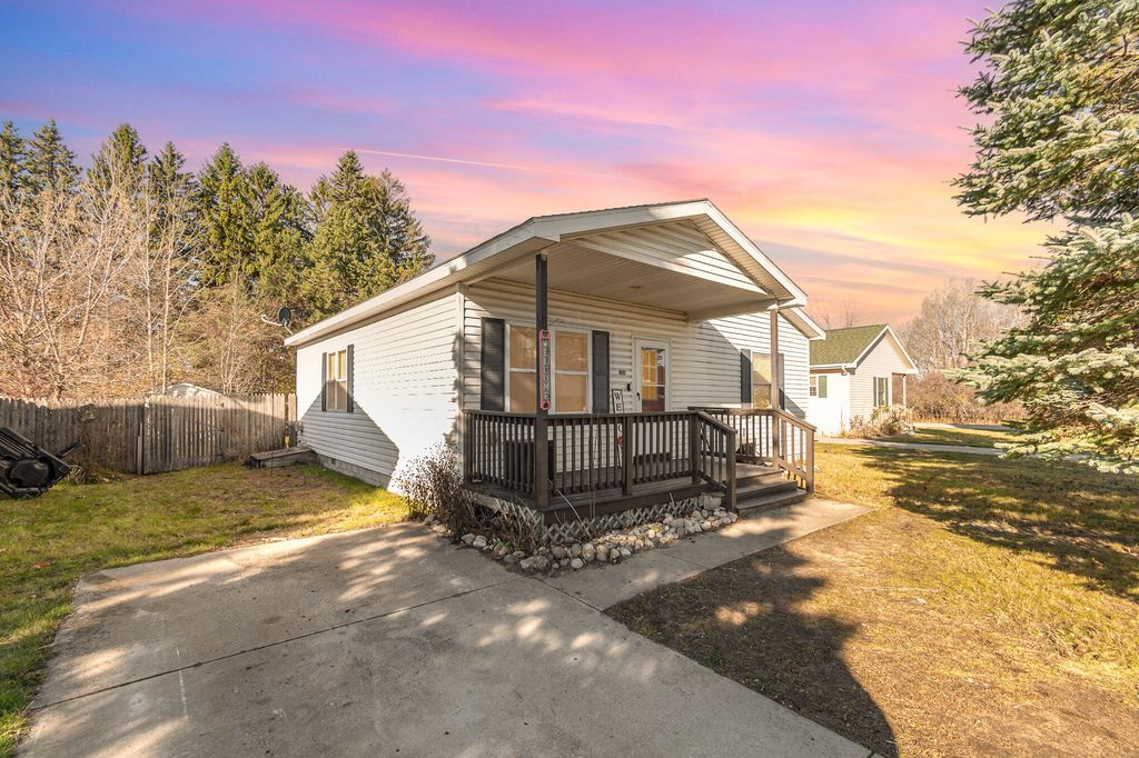 410 W Bosley St, Alpena, MI 49707 - See Est. Value, Schools & More