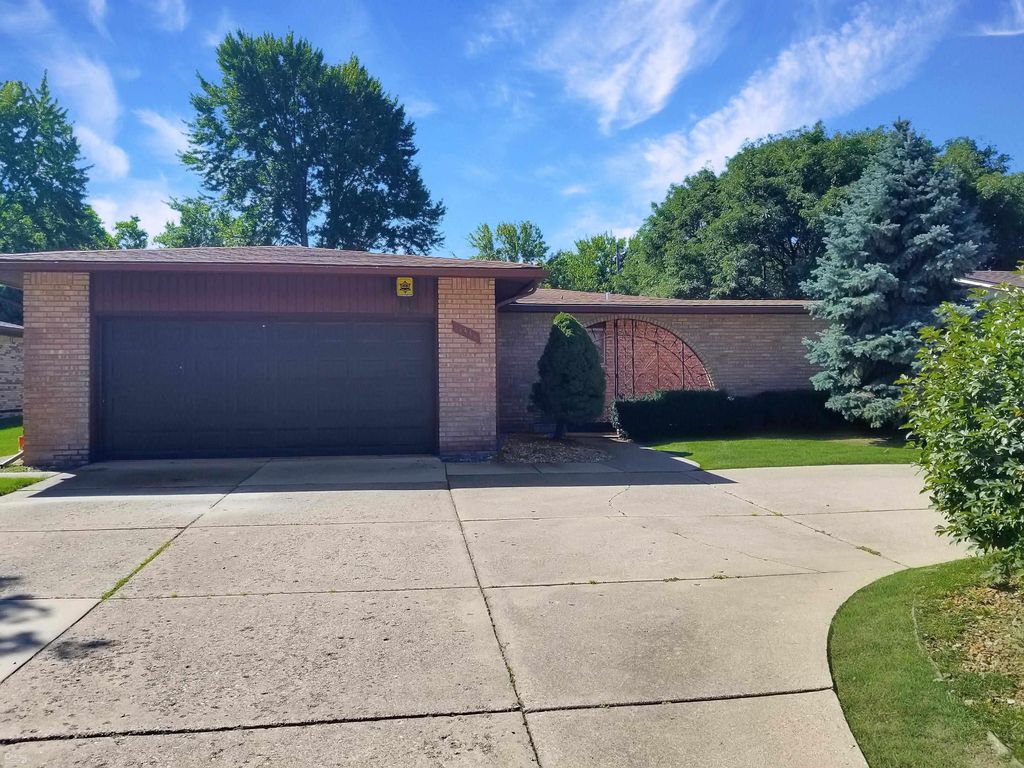 11338 Common Rd, Warren, MI 48093 - See Est. Value, Schools & More