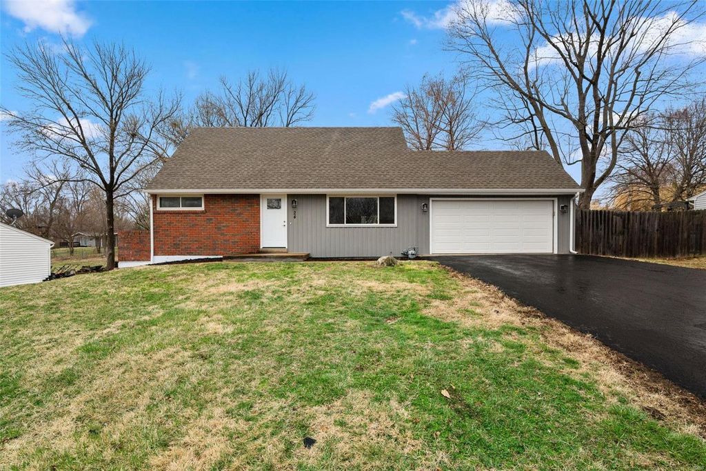 24 E Meadow Ln, Ballwin, MO 63021 | Trulia