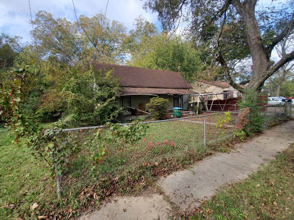 412 West St N, Talladega, AL 35160 - See Est. Value, Schools & More