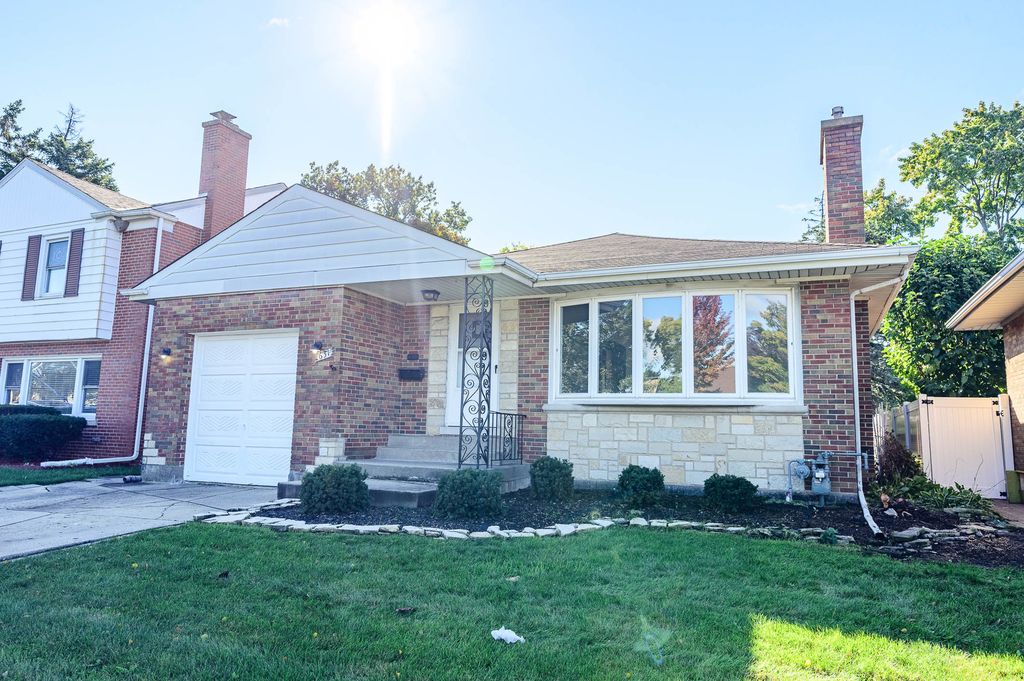 631 E Golf Rd, Des Plaines, IL 60016 - See Est. Value, Schools & More