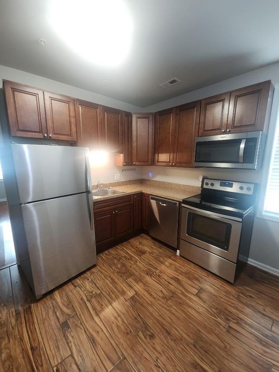 526 N Market St #11495156, Frederick, MD 21701 - See Est. Value ...