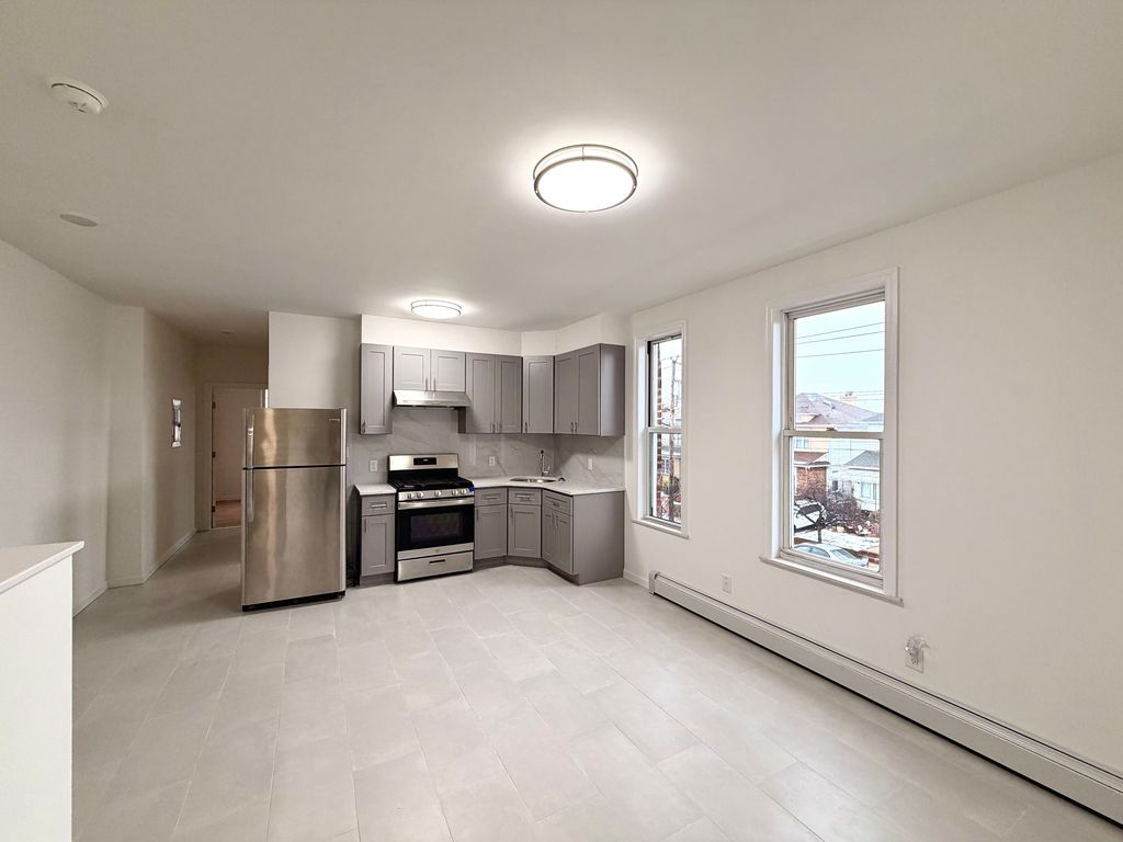 1083 Bay Ridge Pkwy #2, Brooklyn, NY 11228 | Trulia