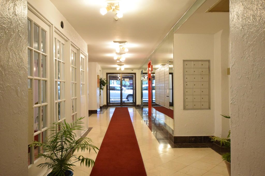 1011 N Clark St #215, Chicago, IL 60610 - See Est. Value, Schools & More