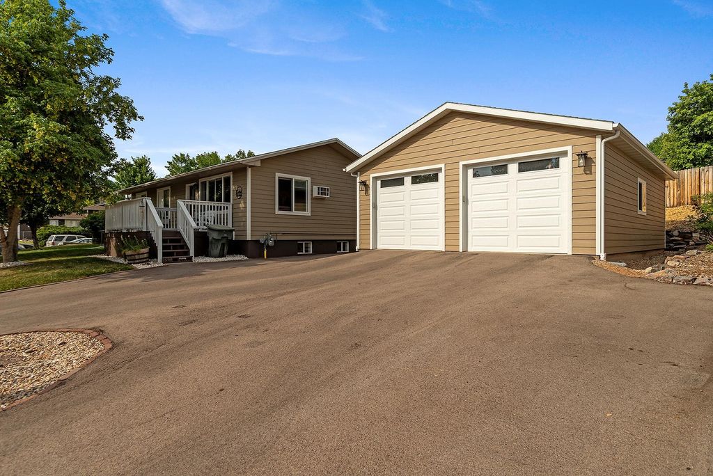 2501 FOX RD, STURGIS, SD 57785 - See Est. Value, Schools & More