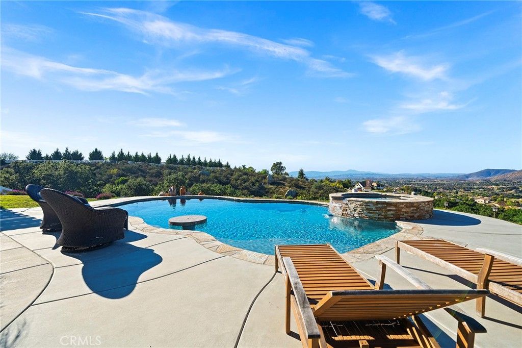 40107 Calle Breve, Temecula, CA 92592 - See Est. Value, Schools & More