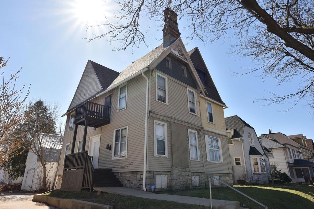 3521 West Highland BOULEVARD UNIT 3523, Milwaukee, WI 53208 | MLS ...