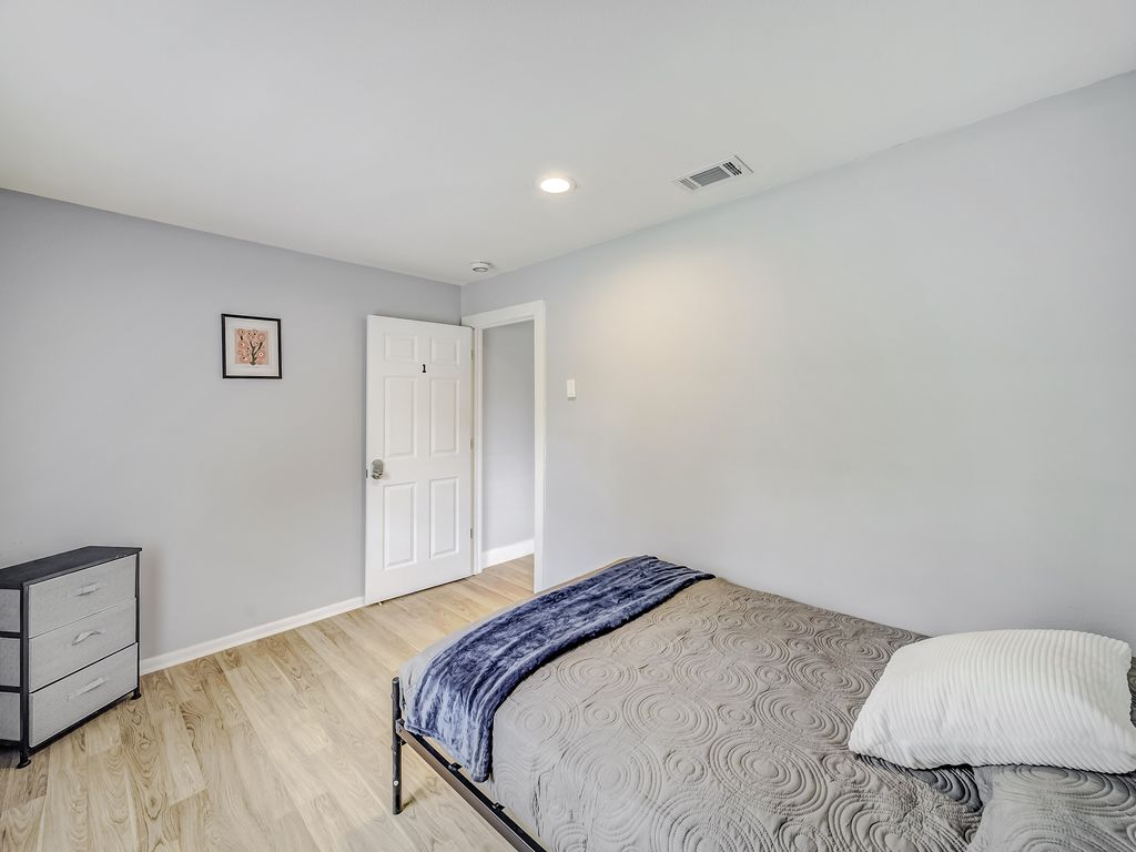 821 Oak Forest Dr #1, Dallas, TX 75232 - See Est. Value, Schools & More