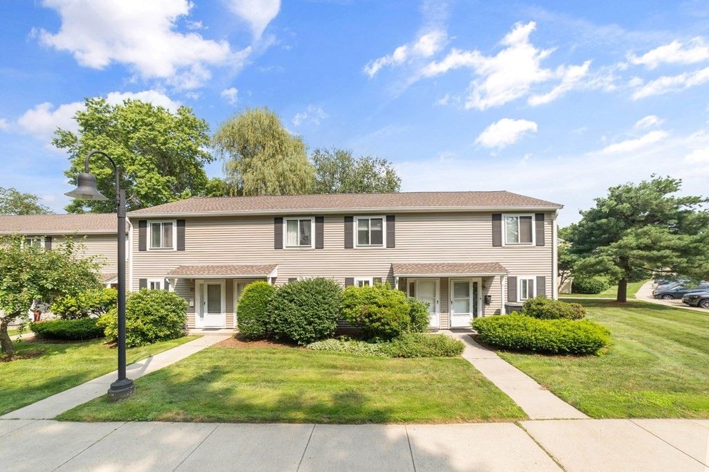 42 Village Brook Ln, Natick, MA 01760 - See Est. Value, Schools & More