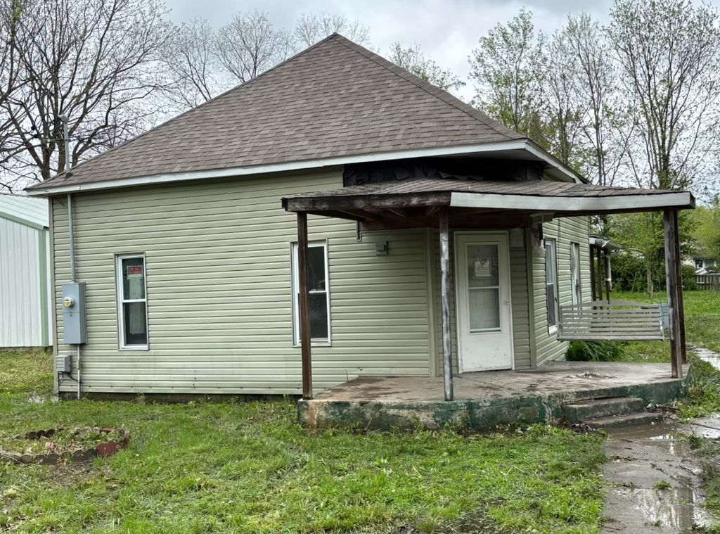 305 S Sims St, Royalton, IL 62983 | Trulia