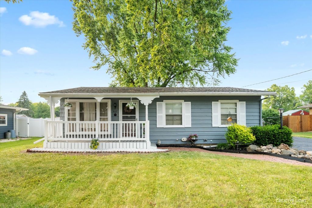 407 E Park St, Plano, IL 60545 - See Est. Value, Schools & More