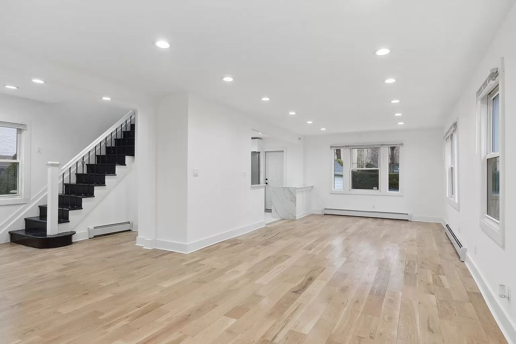 95-11 70th Ave, Forest Hills, NY 11375 | Trulia