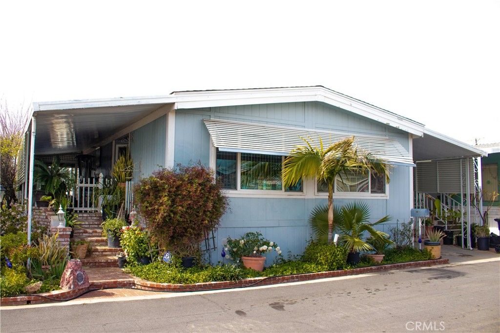 10915 Langdon Ave, Mission Hills, CA 91345 - See Est. Value, Schools & More