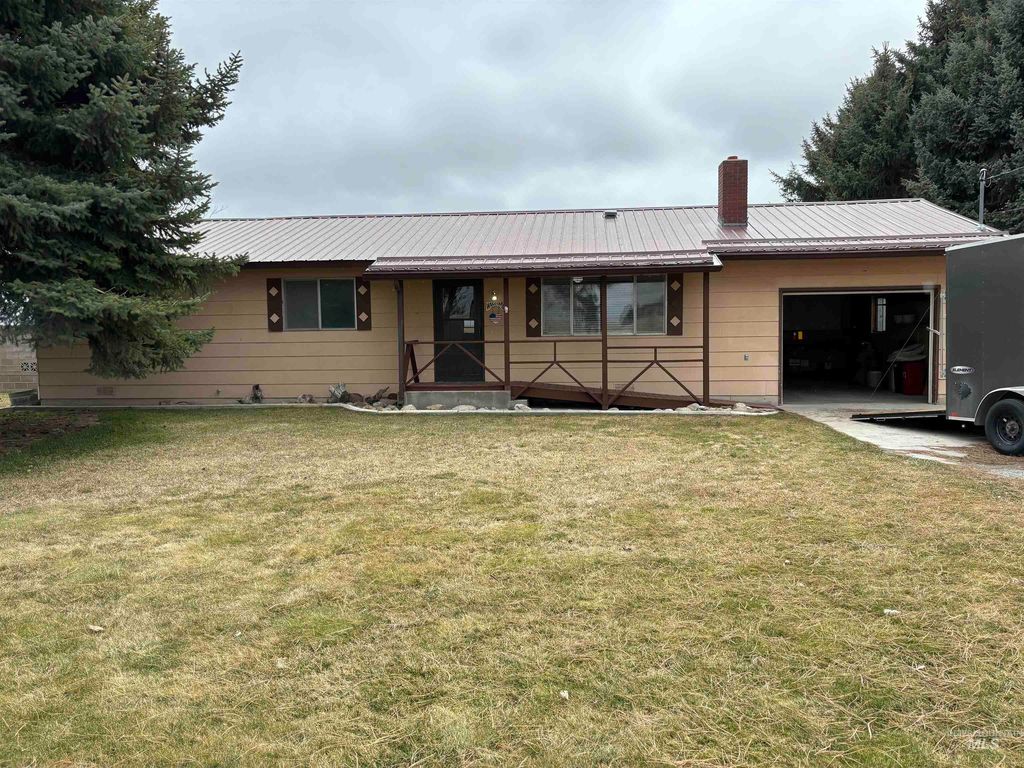 105 E 700 N, Rupert, ID 83350 - See Est. Value, Schools & More