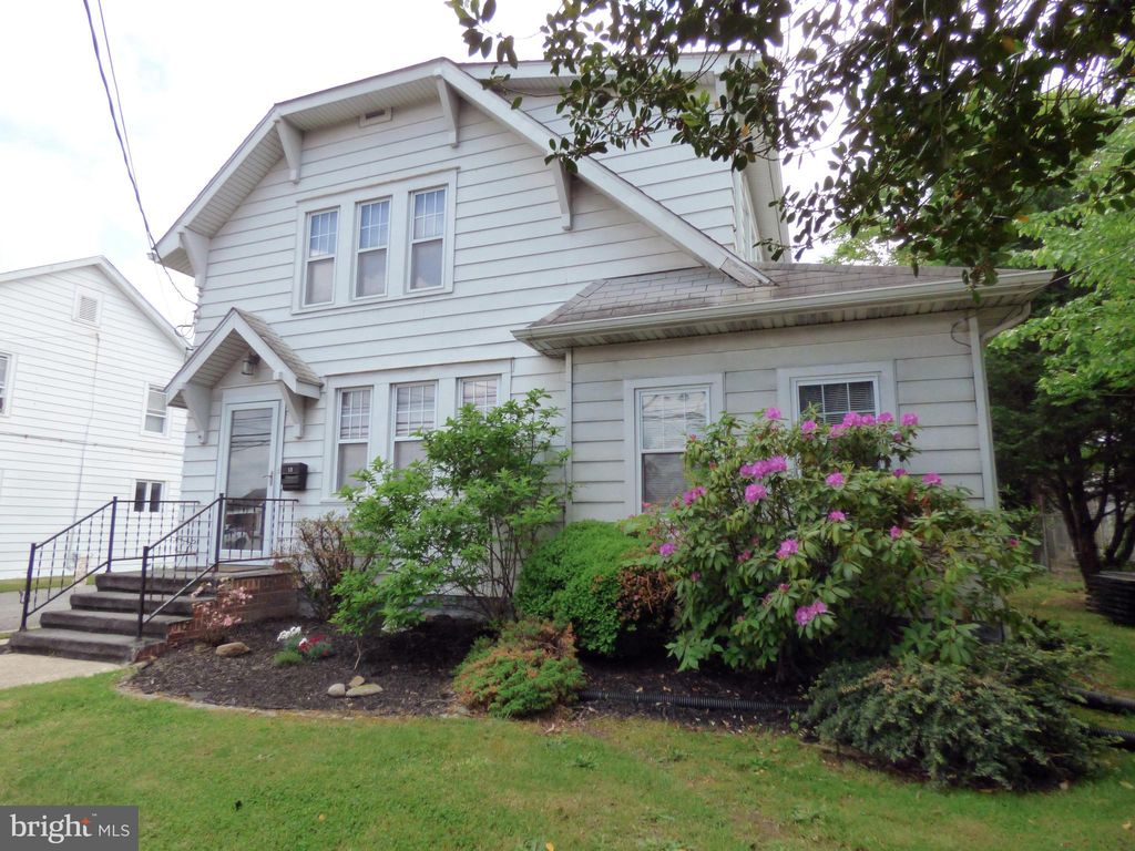 13 N Virginia Ave, Penns Grove, NJ 08069 - See Est. Value, Schools & More